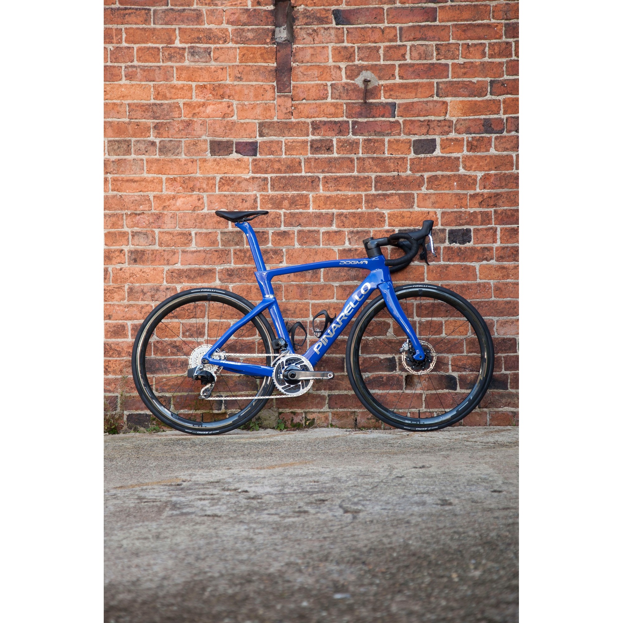 Pinarello Dogma F RED AXS Fulcrum Speed Lite 40 Disc Road Bike | Sigma Sports